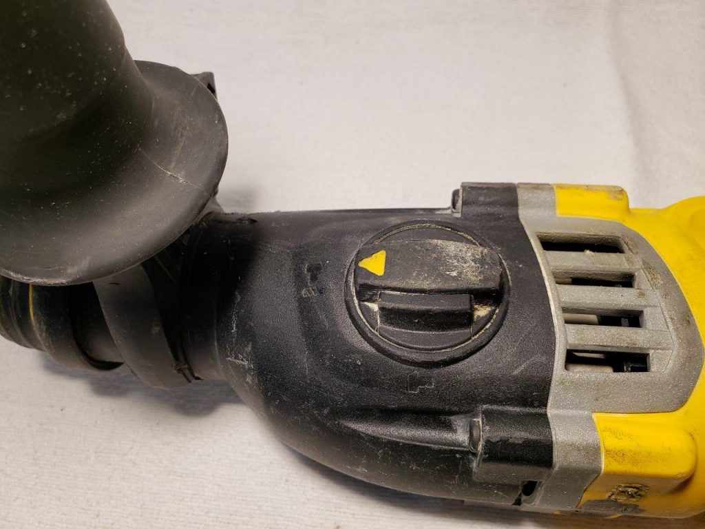 Dewalt D25263 1-1/8″ Corded SDS+ D-Handle Concrete Rotary Hammer Drill ...