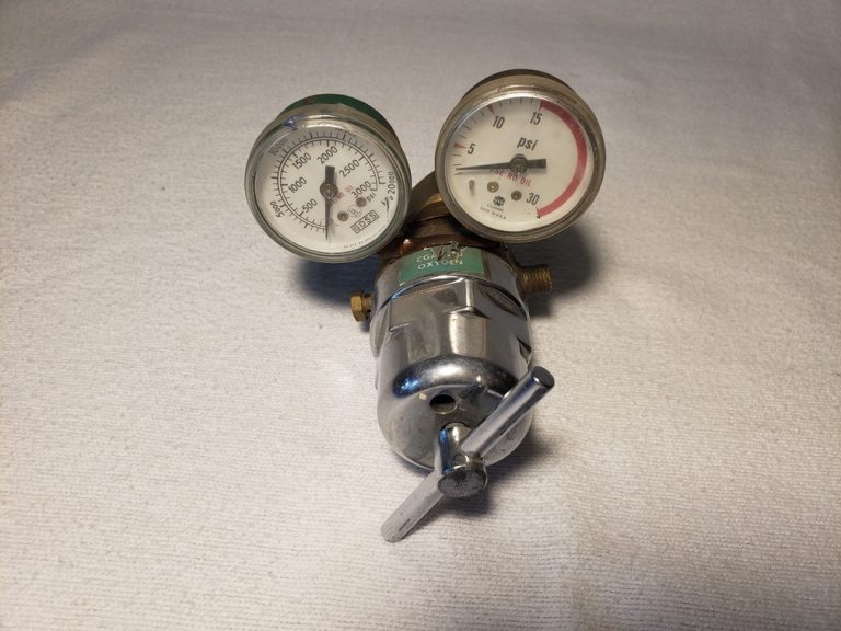 Linde Company Gas Regulator, Union Carbide Corporation, Model R-22-60 ...