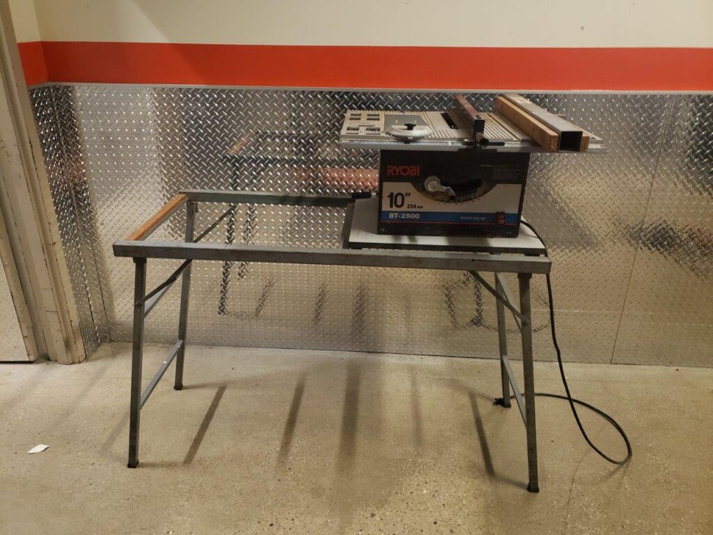 Ryobi 10″ BT-2500 Benchtop Table Saw with Stand | Chicago HVAC tools ...