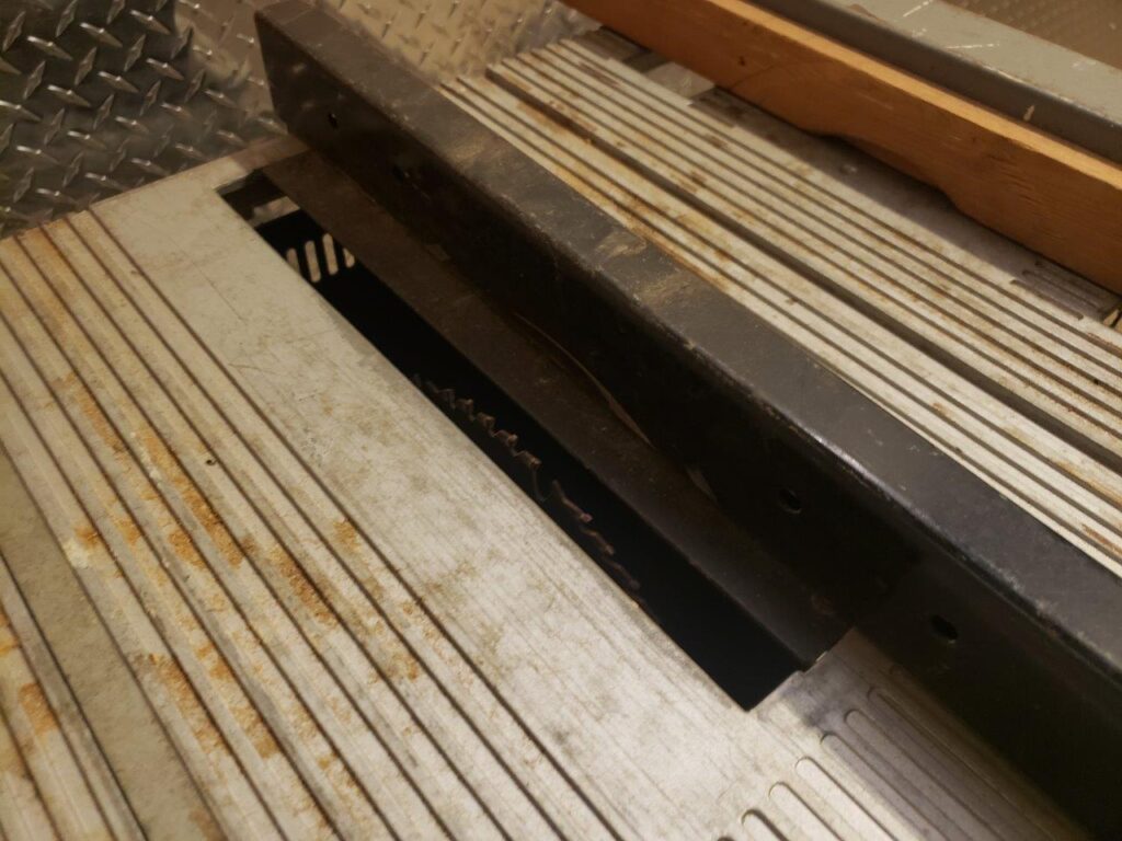 Ryobi 10″ BT-2500 Benchtop Table Saw with Stand | Chicago HVAC tools ...