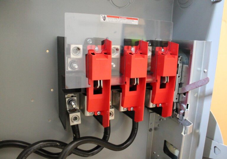 DTNF324 Double Throw Non-Fusible Safety Switch 200A 240V by Siemens ...