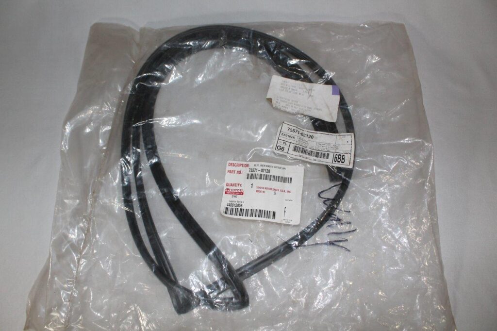 Toyota 75571-02120 Moulding, Back Window, Outside Upper 2003-2008 ...