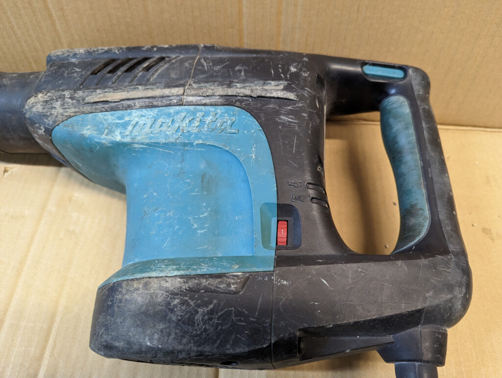 Makita HM1203C 14 Amp SDS-MAX Corded Variable Speed 20 lb. Demolition ...