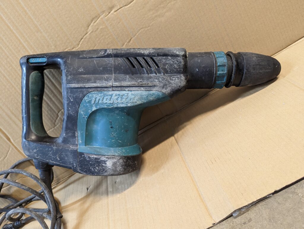 Makita HM1203C 14 Amp SDS-MAX Corded Variable Speed 20 lb. Demolition ...